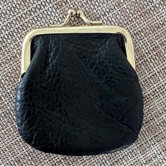 Buxton | Bags | Buxton Vintage Leather Coin Pursegold Kiss Lock Euc ...